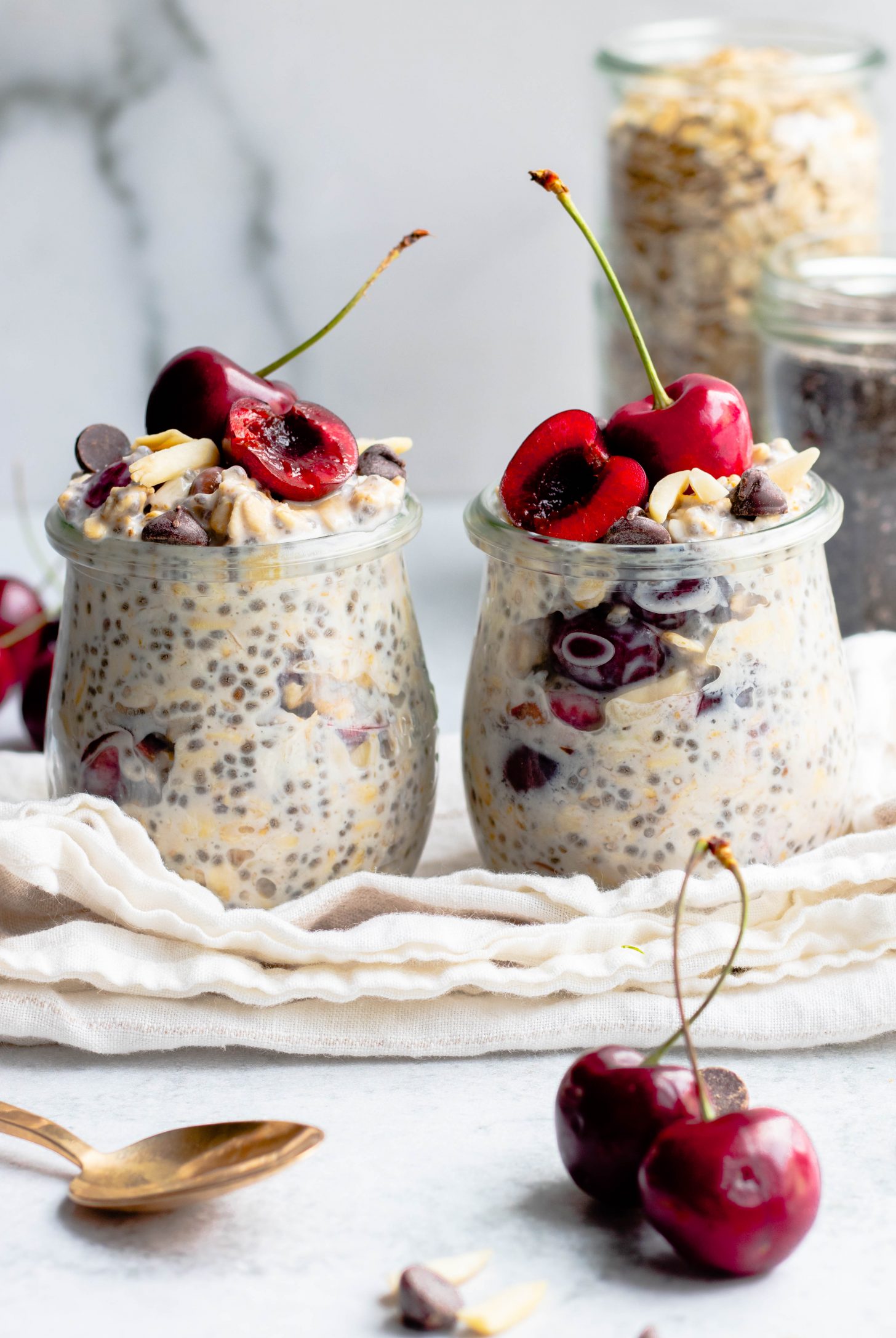 Cherry Overnight Oats with Dark Chocolate Chips • Daisybeet
